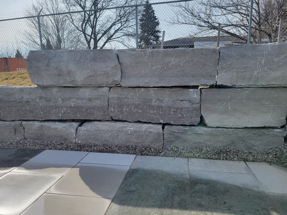 Ontario Stone Shadow Grey Armour Stone - Ontario Stone